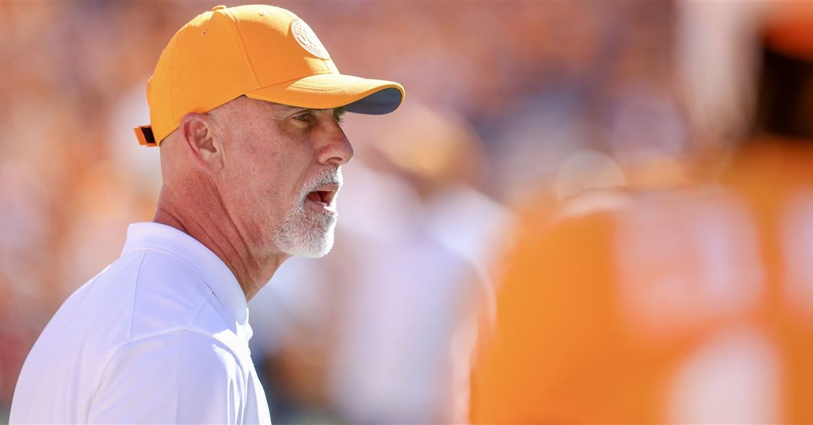 Two Tennessee coaches previously on expiring contracts get new deals