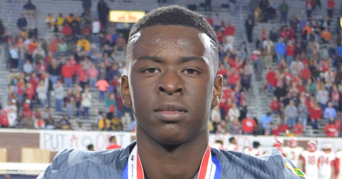 QB target makes 1st visit to Auburn