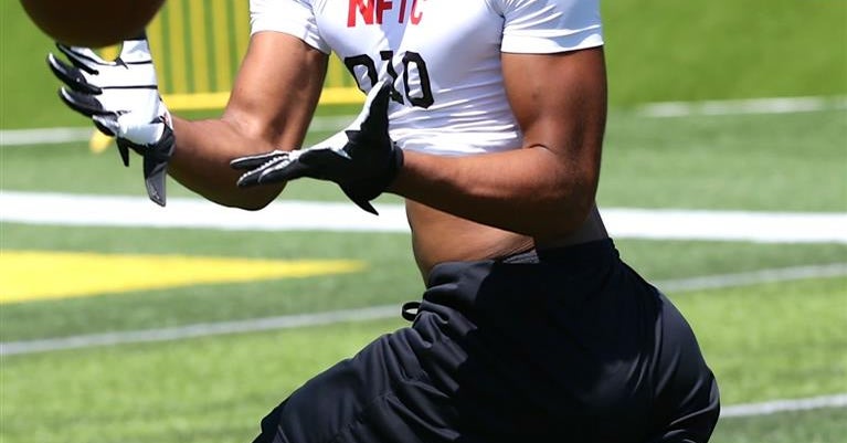 Arizona offers Dylan Crawford