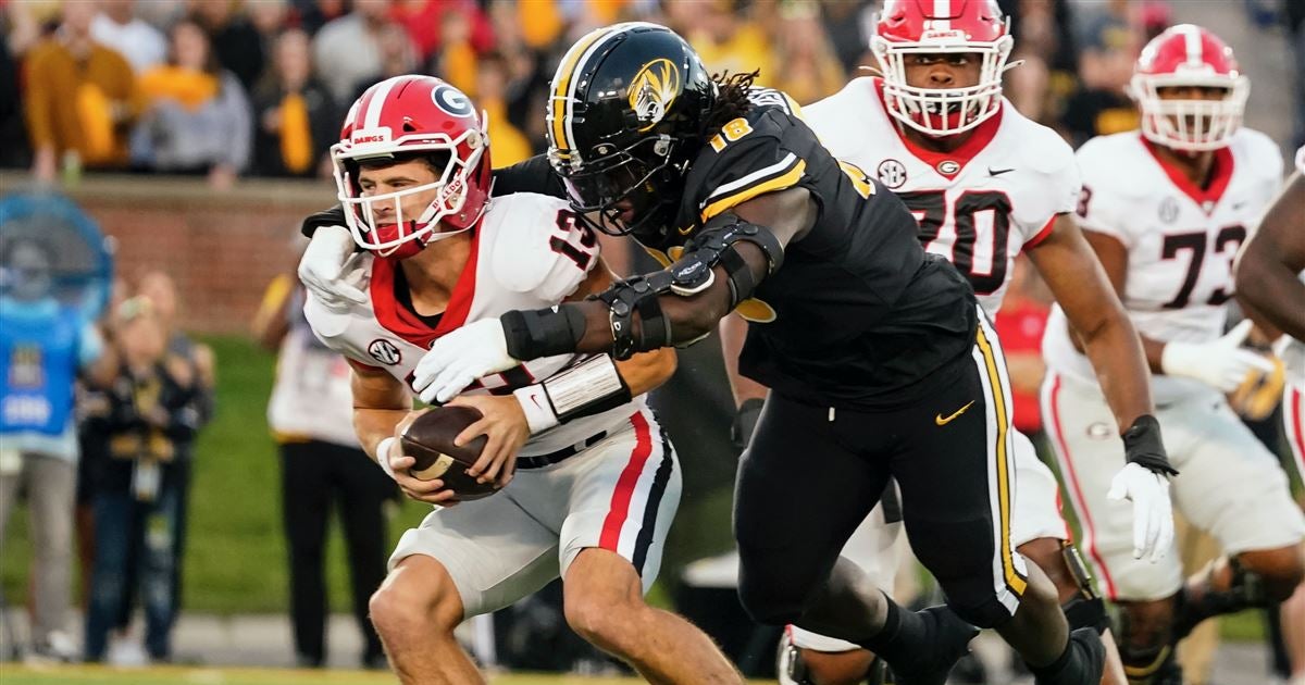 Missouri DE Trajan Jeffcoat enters NCAA transfer portal
