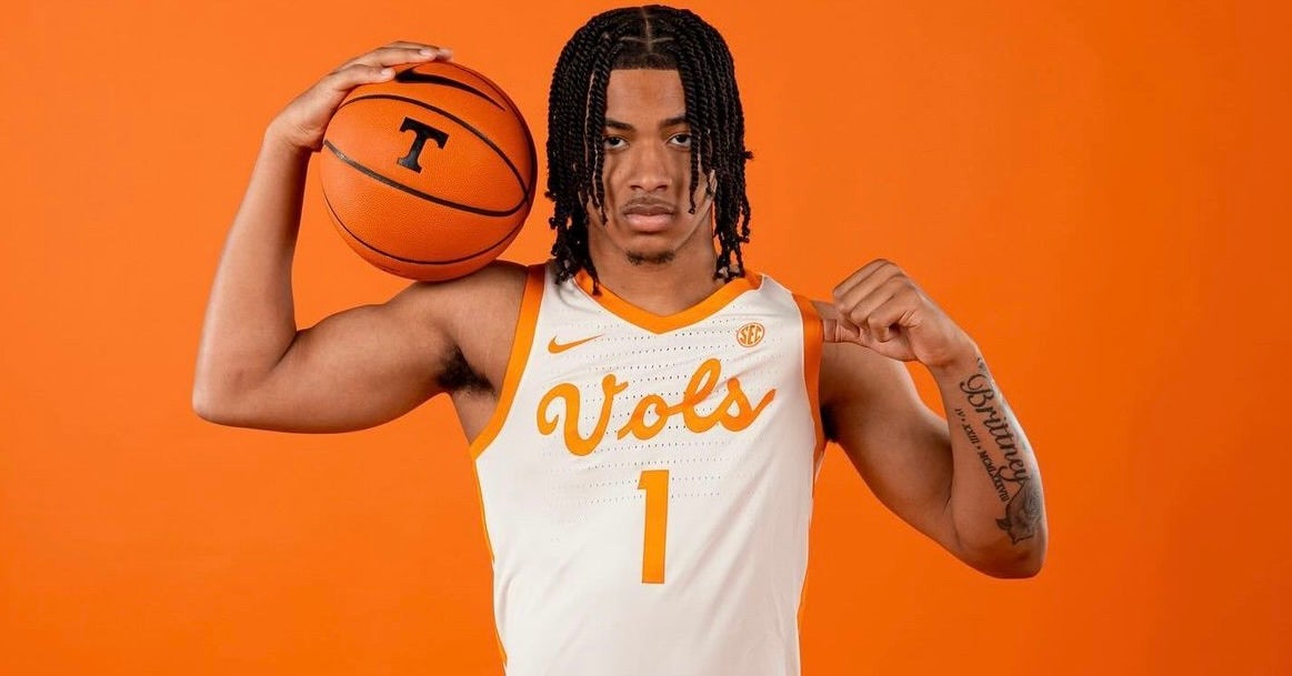 Long-time Tennessee basketball target announces commitment date, finalists