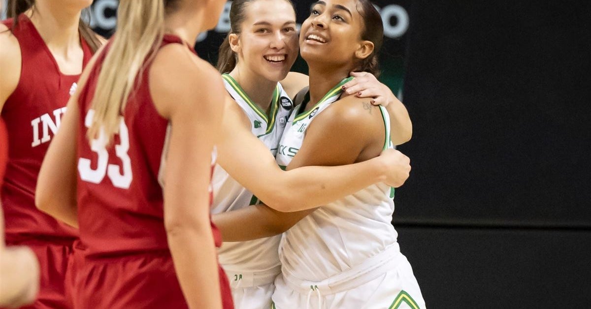Everything Oregon women's basketball players Deja Kelly and Peyton ...