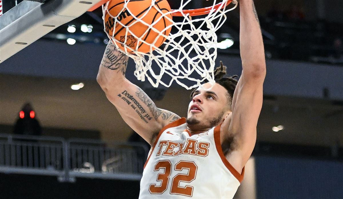 Christian Bishop announces return to Texas for 2022-23 season