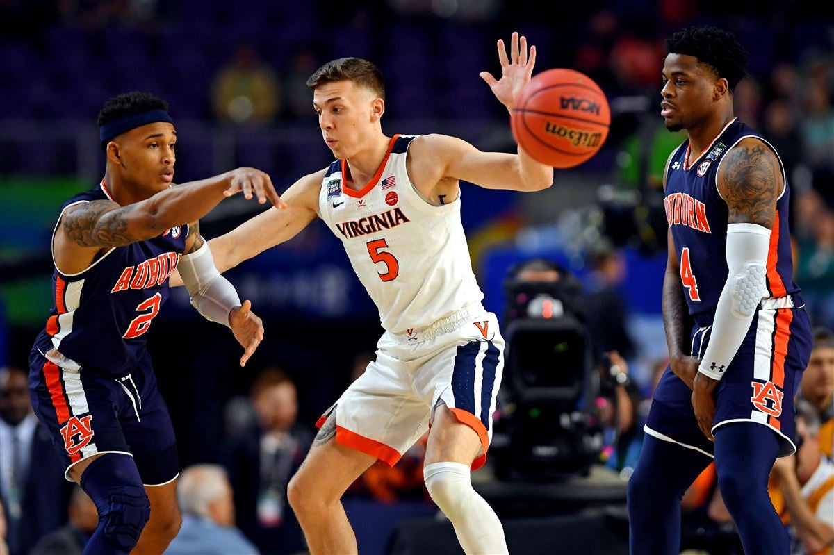 Scenes from Minneapolis: Auburn vs. Virginia