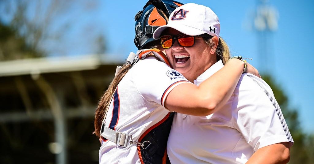 #PMARSHONAU: Auburn softball icon Emily Carosone finds joy in teaching ...