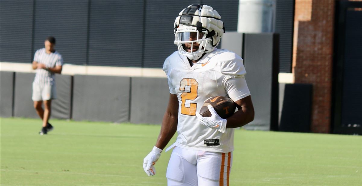 WATCH: Vol running backs Jaylen Wright and Jabari Small discuss fall camp