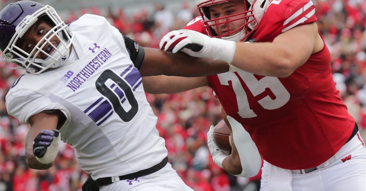 Joe Tippmann steady, reliable in the middle of Wisconsin’s offensive line
