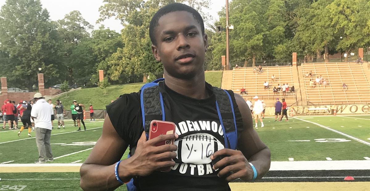 2021 WR Dominic Lovett earns Illinois offer