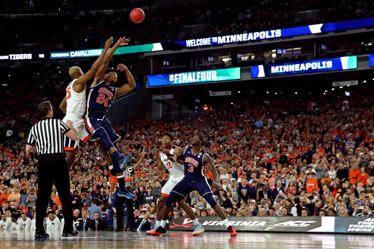 Scenes from Minneapolis: Auburn vs. Virginia