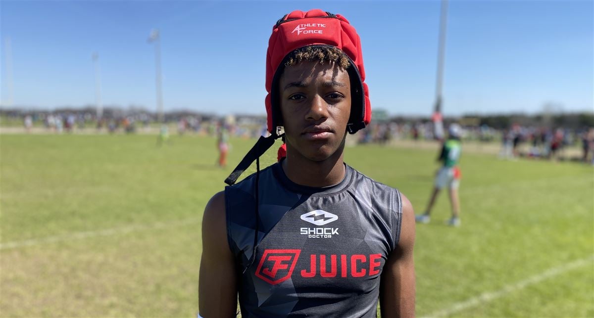 On the rise: Round Rock 2024 cornerback Leonard Kevin Moore