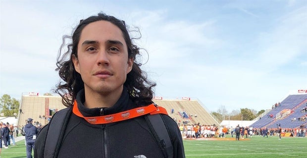 Season 3 'Last Chance U' star Frank Diaz goes long on new season