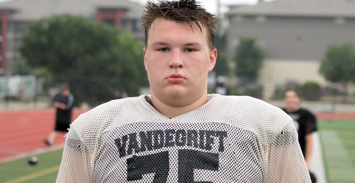 Clemson lands Texas four-star OT Ian Reed
