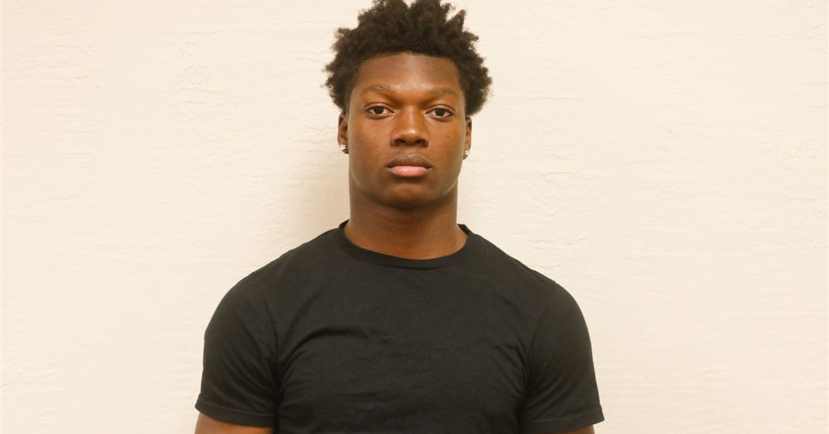 Who is 4-star LB Ty Jackson and why are so many of the nation's top CFB ...