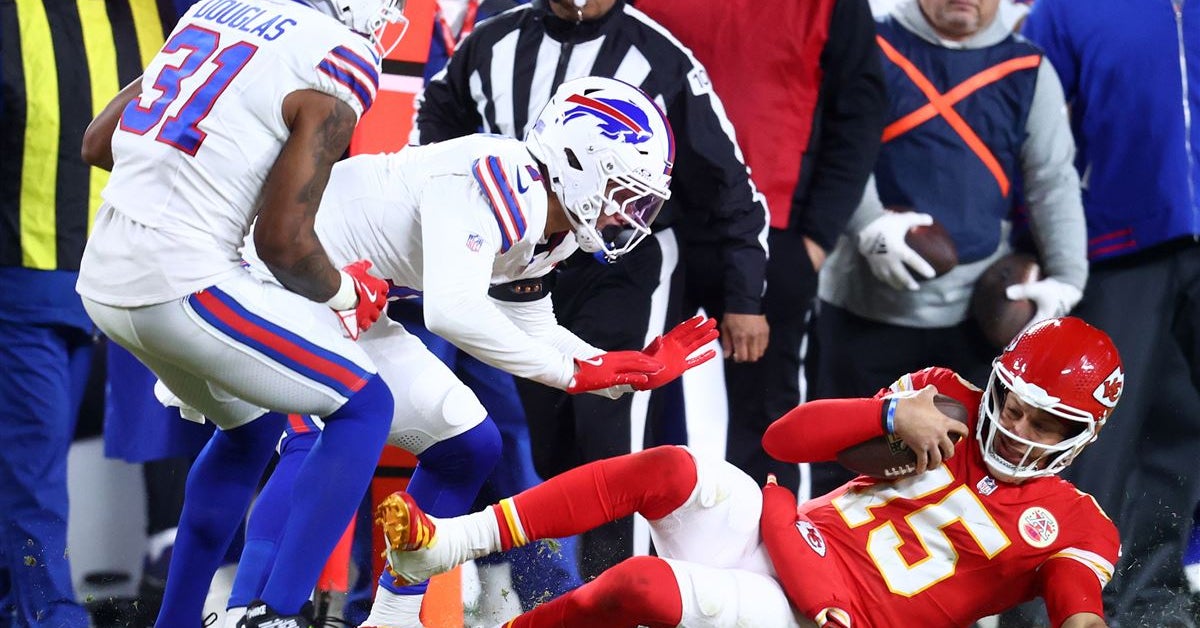 LOOK: Vision correction company offers free service to NFL referees ...