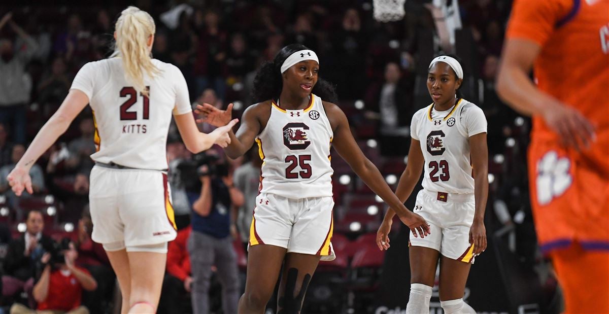 WBB: Gamecocks cruise to easy win over Bowling Green