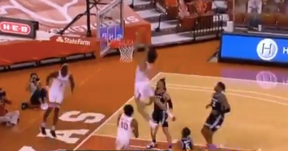 WATCH: Jericho Sims slams home dunk off backboard pass