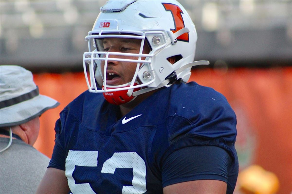 Kendrick Green takes center stage for Illini offensive line