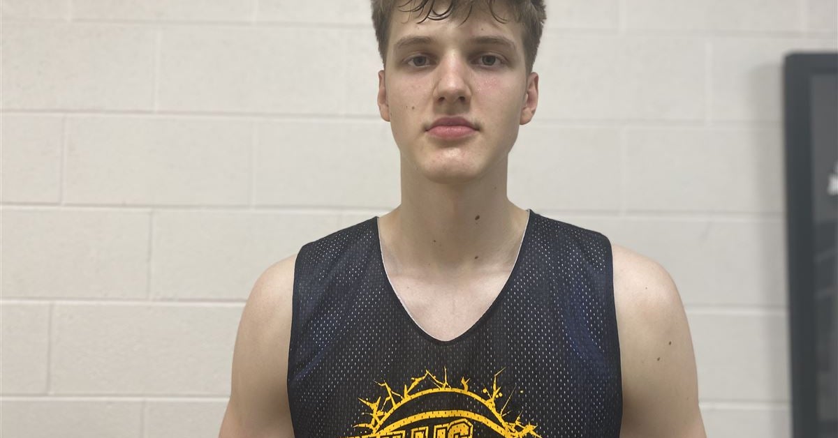 Sources: 2025 four-star center Eric Reibe moves up Indiana official ...