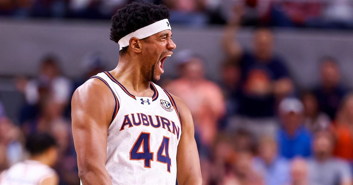 Auburn center Dylan Cardwell signs with Sacramento Kings
