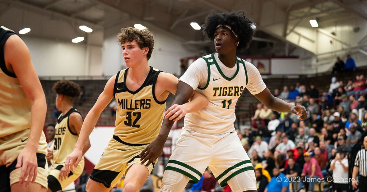 WVU Hoops extends an offer to 4-star center prospect