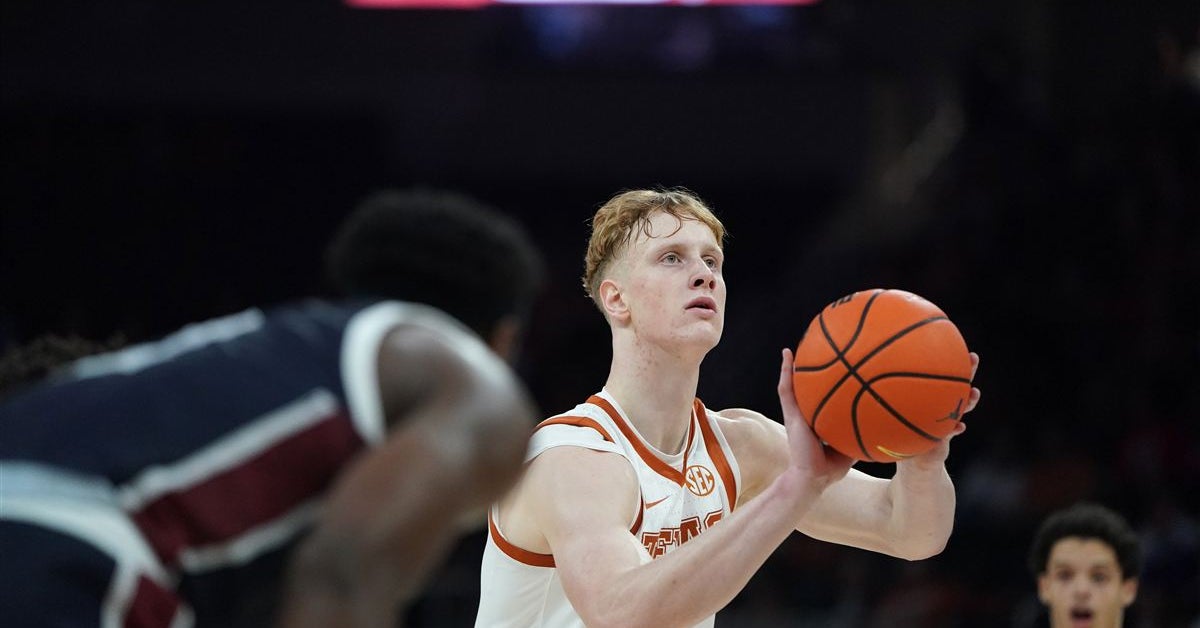 Texas basketball cruises to an 93-58 win over Fairleigh Dickinson, led ...