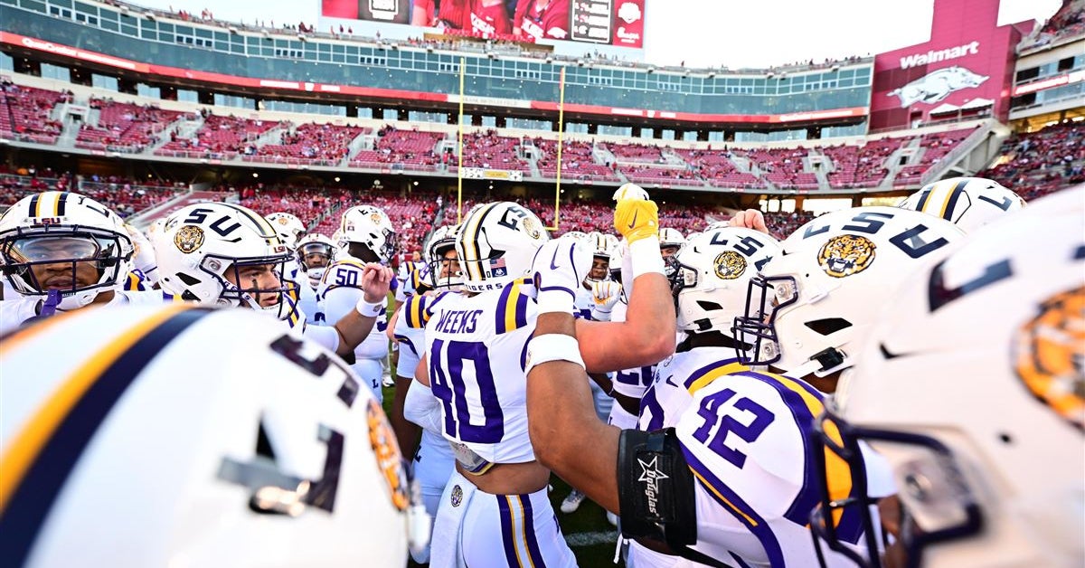 LSU earns 34-10 win over Arkansas to stay unbeaten in SEC