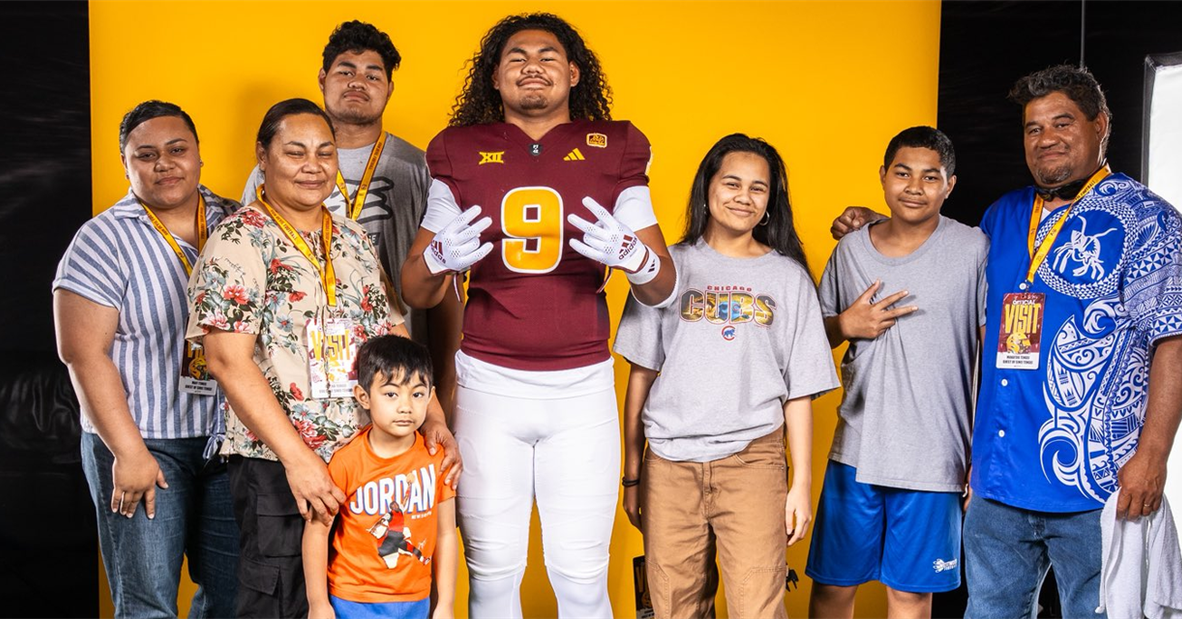 'This is the place': Local 2026 edge prospect Sinei Tengei commits to ...