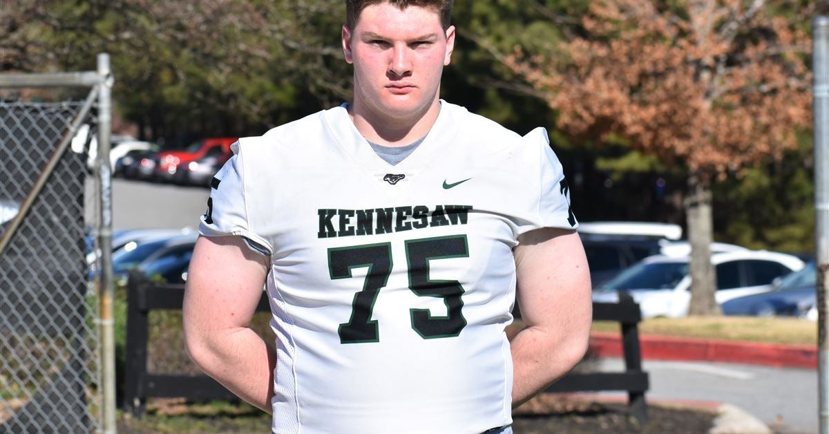 It's decision day for top Miami target and 4-star IOL Connor Lew