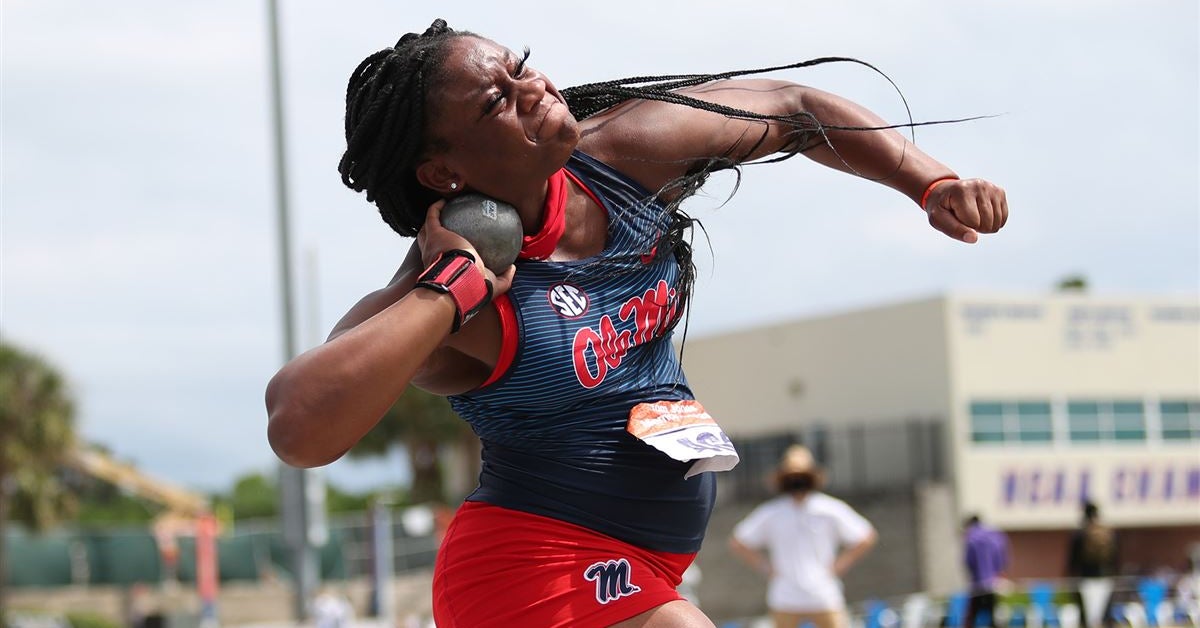 Jalani Davis turns in career-best effort, earns All-America honors