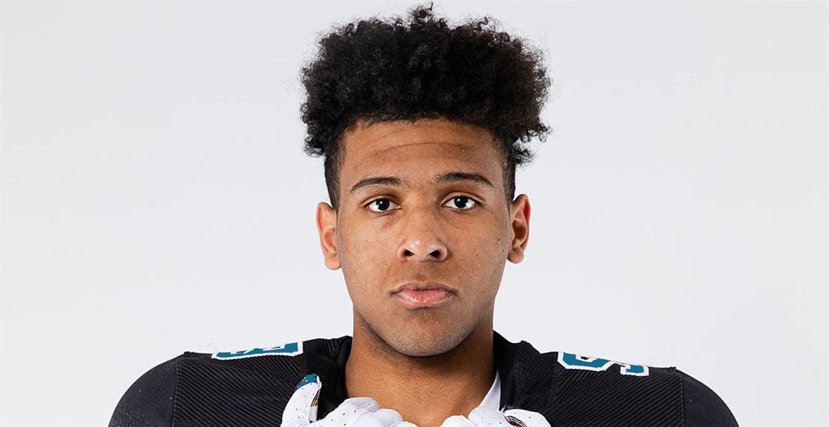 A closer look at the recruitment of edge Tristan Davis