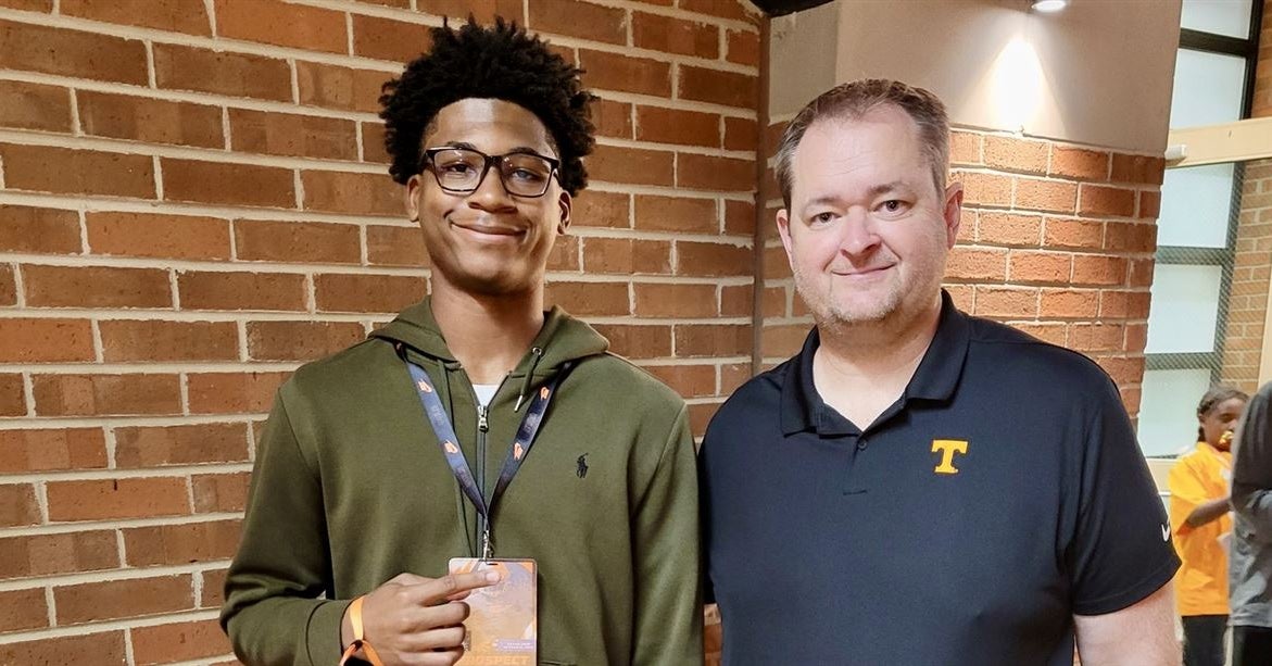 'Amazing' visit for spring practice helps Tennessee with Top247 WR Smith