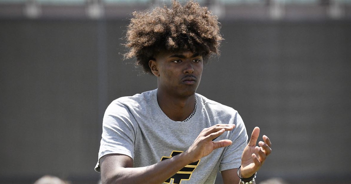 National recruiting analyst explains Akili Smith Jr.'s drop in latest ...