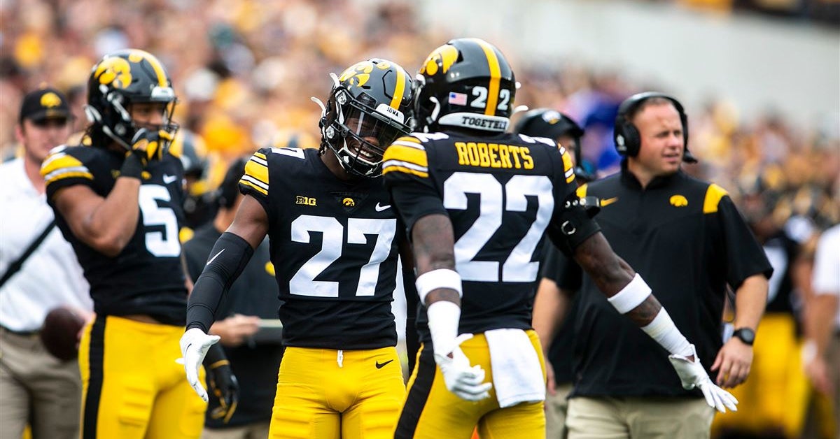 Iowa Football: 22 most important Hawkeyes for 2022: No. 13 Terry Roberts