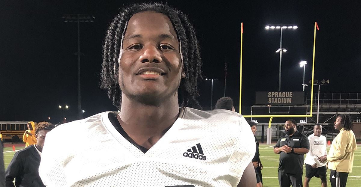 Texas Linebacker Set to Visit Notre Dame for Blue-Gold Game
