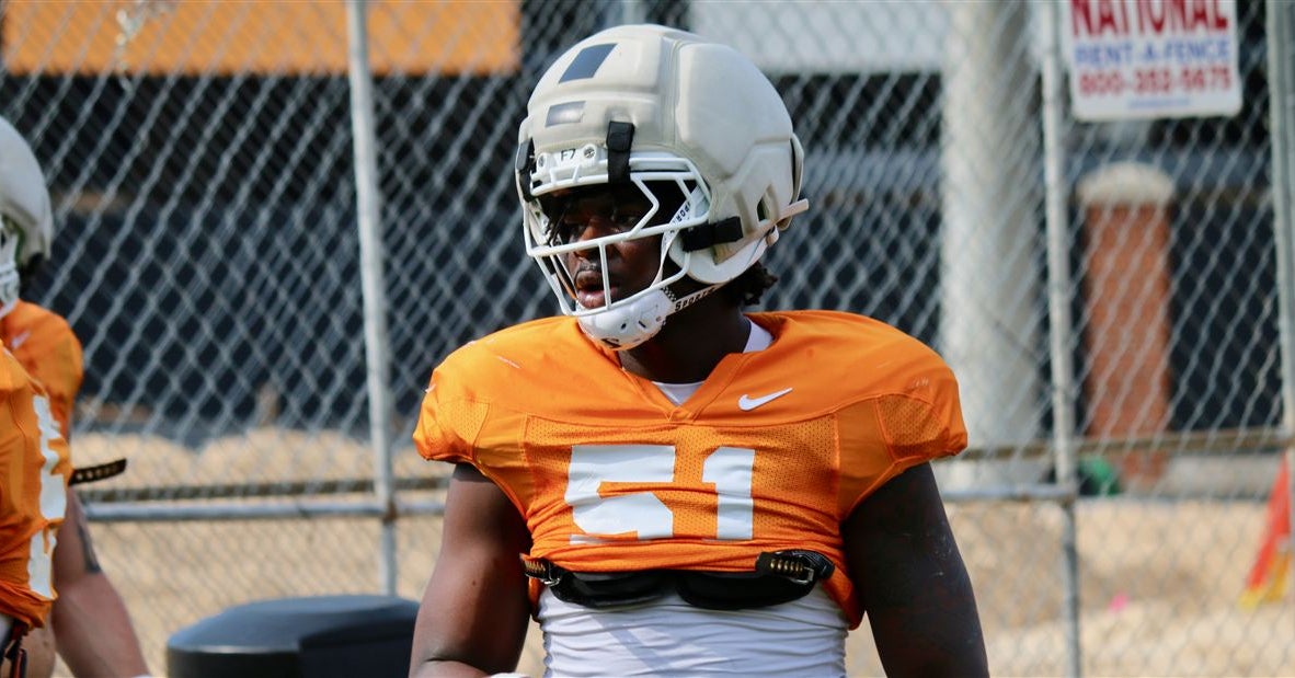 ‘He’s coming to hit’: Freshman TJ White impressed in deep Tennessee LB ...