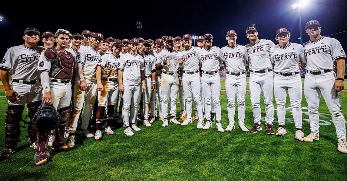 Coach Kyle Cheesebrough post-game radio interview as Diamond Dogs end ...