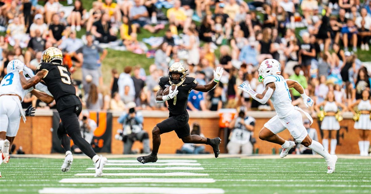 WATCH: Wake Forest Football players Quincy Bryant, Demond Claiborne ...