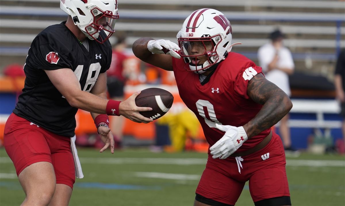 Football Insider: Quick Hitters