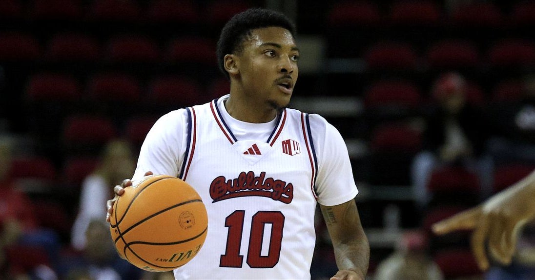 Fresno State overwhelms Waves with 45-6 second-half run, fueling 76-53 rout