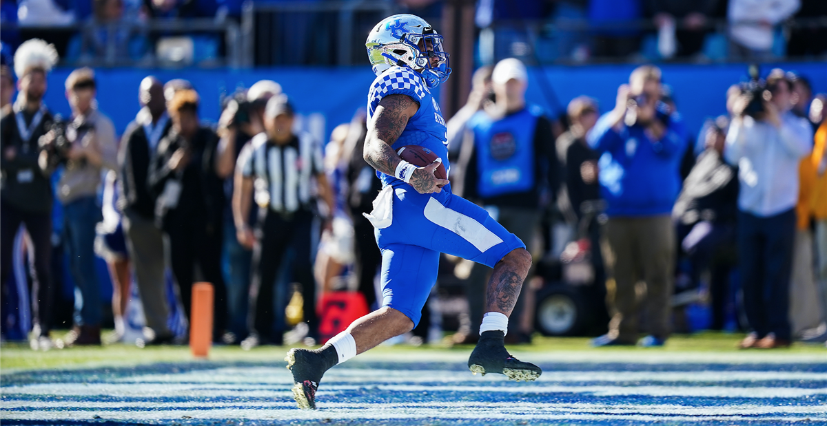 Twelve Wildcats make opening day NFL rosters