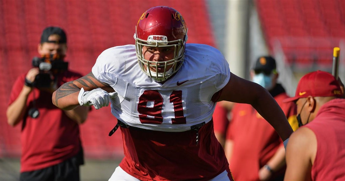 USC defensive lineman Brandon Pili suffers torn Achilles