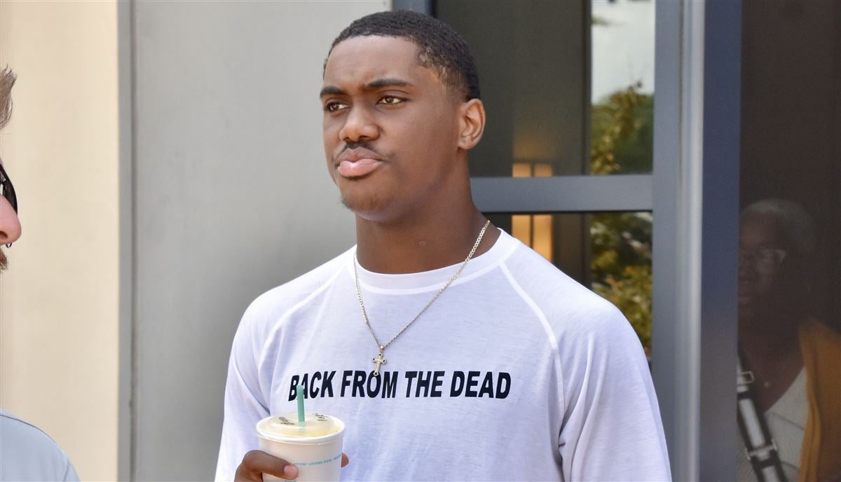 VIP Intel: Latest on TE Kylan Fox, DB Ricky Knight and a decision ...