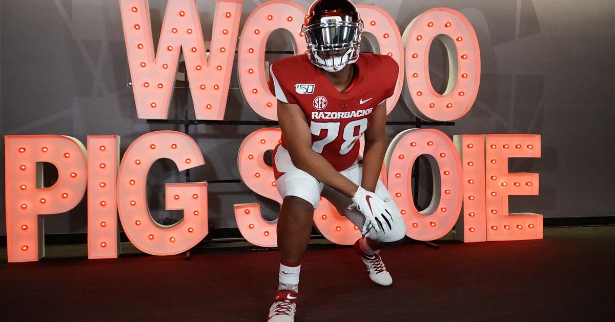 Devon Manuel commits to Arkansas