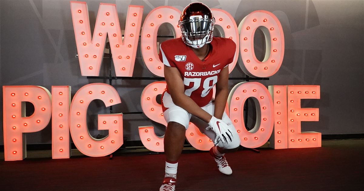 Devon Manuel commits to Arkansas