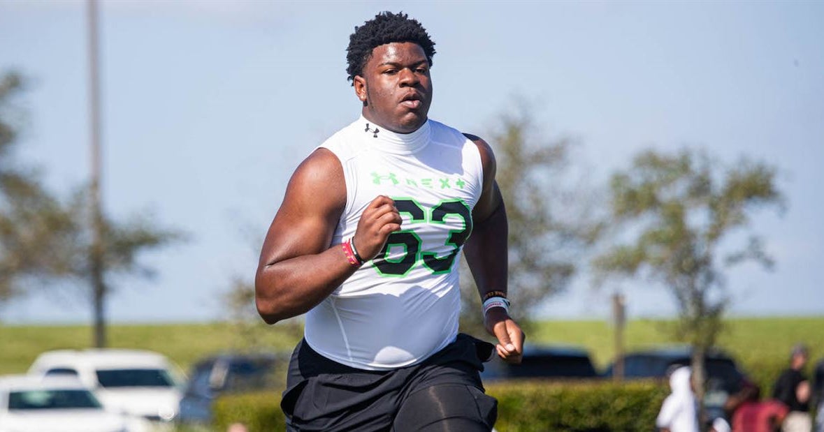 Top247 OL Roderick Kearney lands Clemson offer after visiting Monday