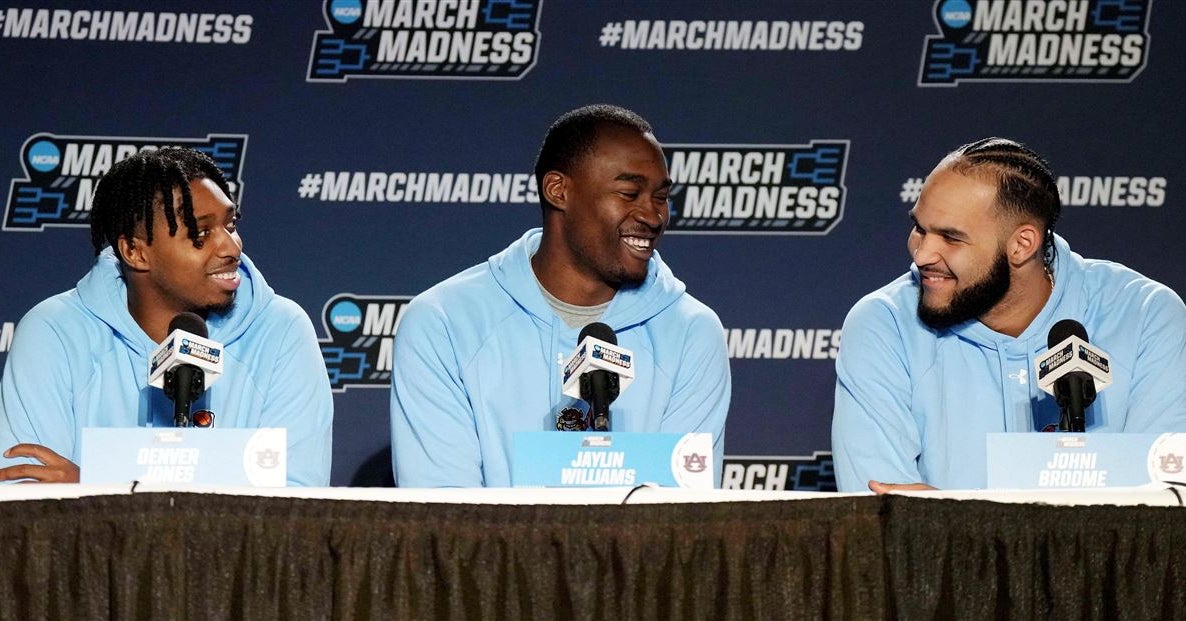 How the Tigers passed the time on cross-country flight to NCAA Tournament