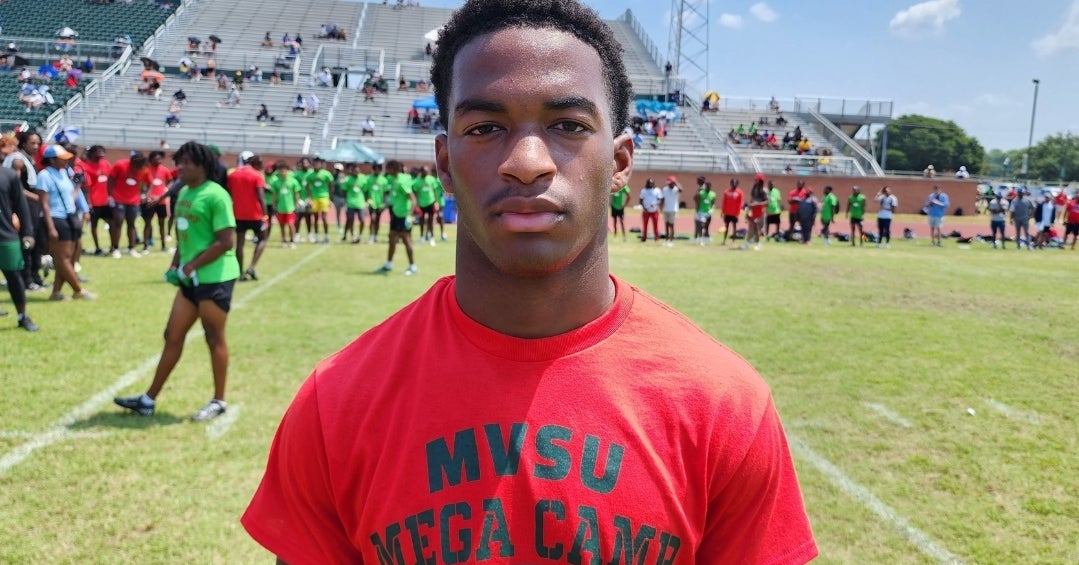 Ole Miss offers Arkansas Razorbacks commit and Tupelo 2026 athlete ...