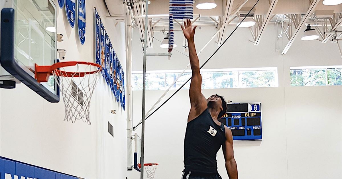 Freshman Sean Stewart breaks program vertical jump record