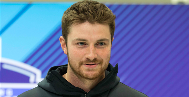 Luke Falk feted as Washington State honors senior athletes
