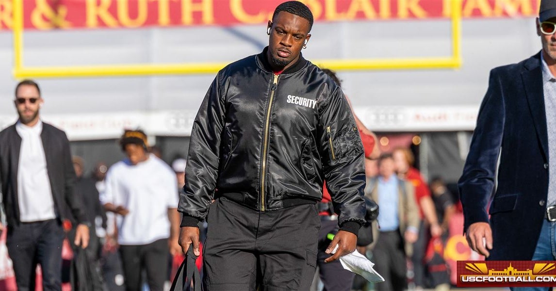 DRIP CHECK: USC arrives in style for Arizona game